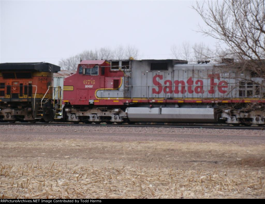 BNSF 676